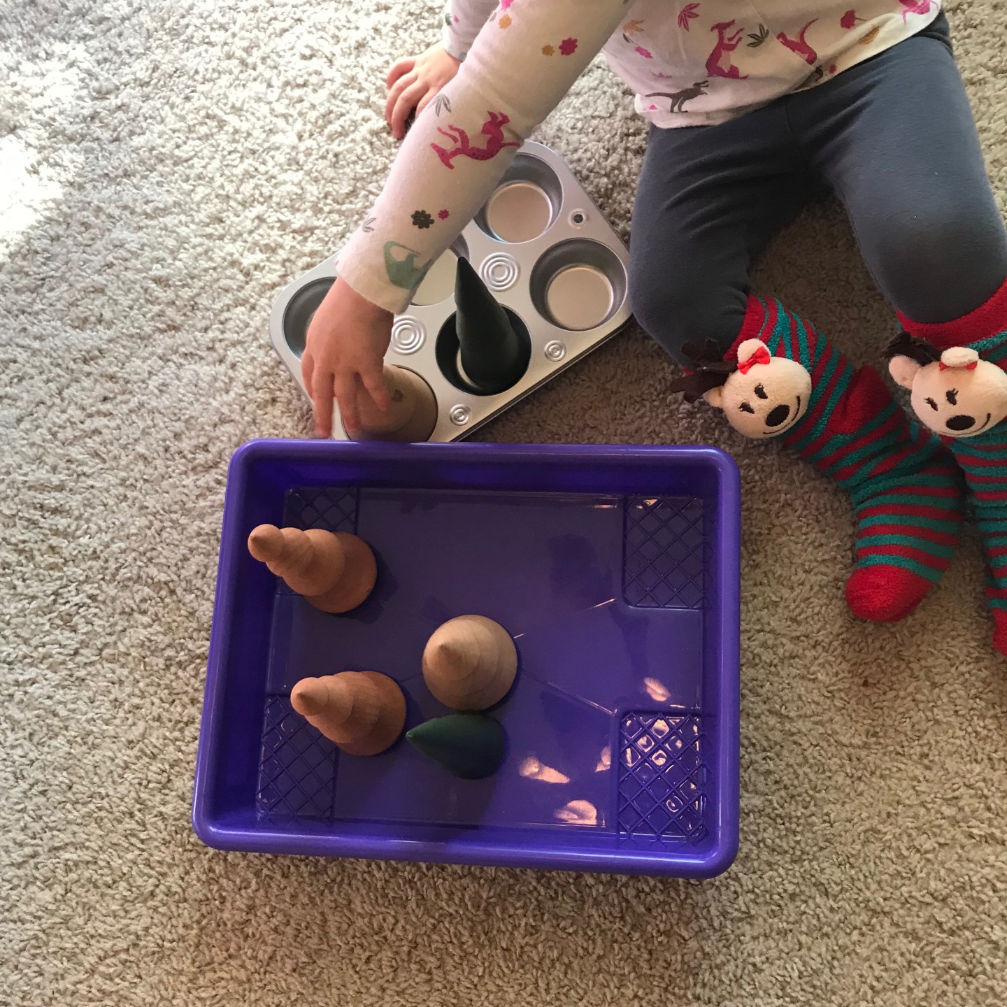 10 Christmas Tree Themed Toddler Work Trays – The Teaching Nanny